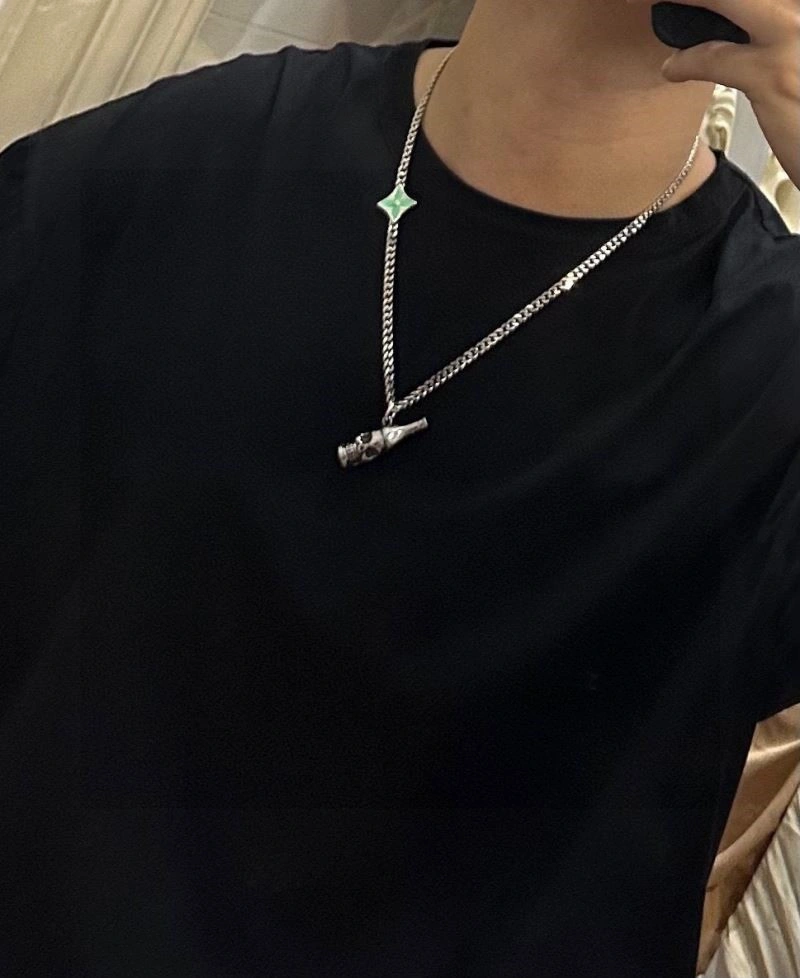 Exact replica Louis Vuitton Necklaces