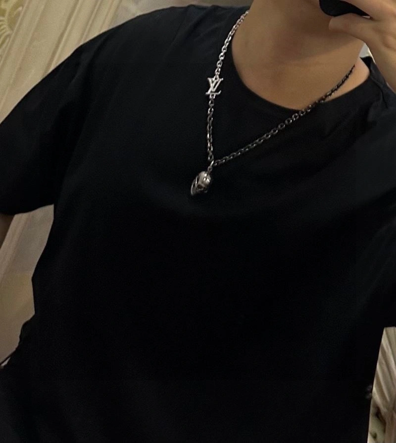 Brand-authenticated Louis Vuitton Necklaces