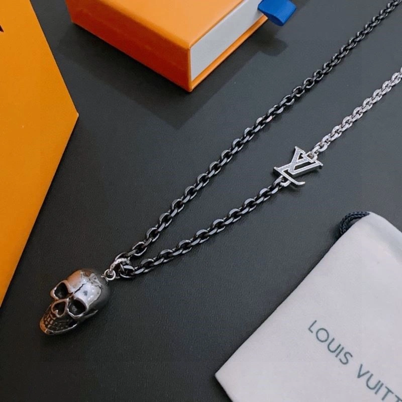 Brand-authenticated Louis Vuitton Necklaces