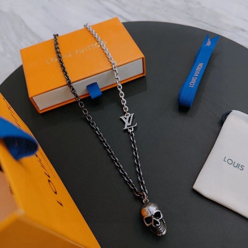 Brand-authenticated Louis Vuitton Necklaces