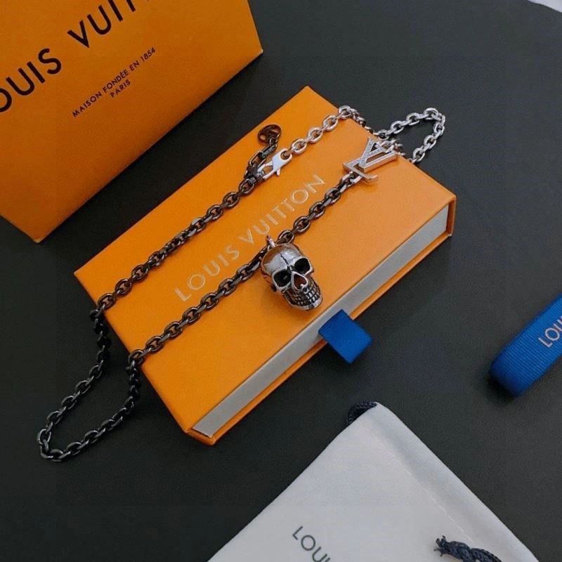 Brand-authenticated Louis Vuitton Necklaces