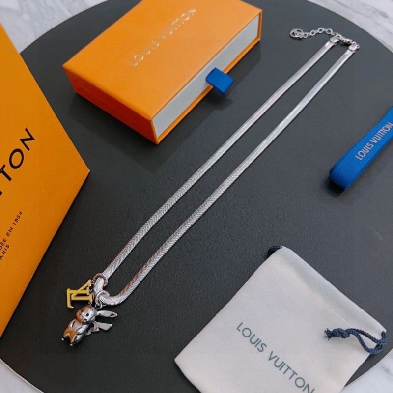 Official Louis Vuitton Necklaces