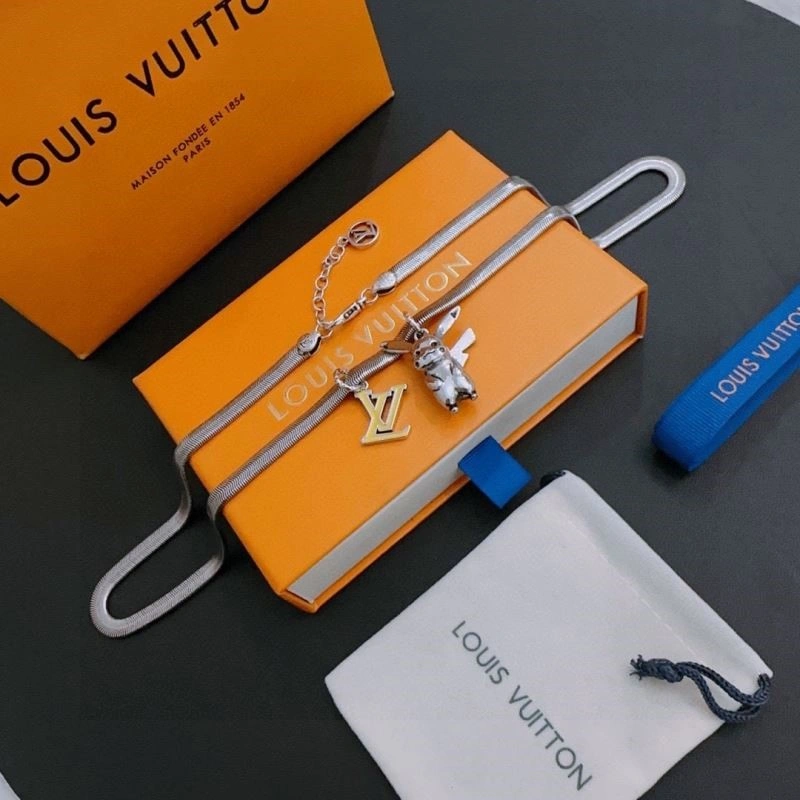 Official Louis Vuitton Necklaces