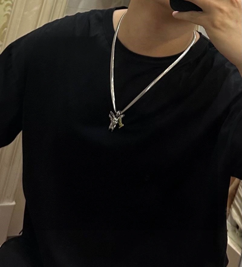 Official Louis Vuitton Necklaces