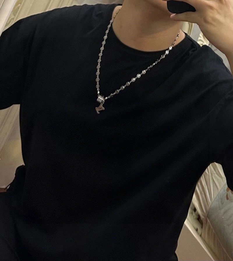 Factory-made Louis Vuitton Necklaces