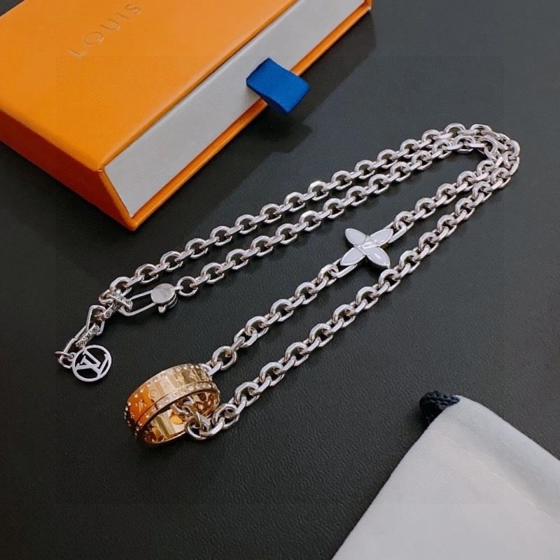Official Louis Vuitton Necklaces