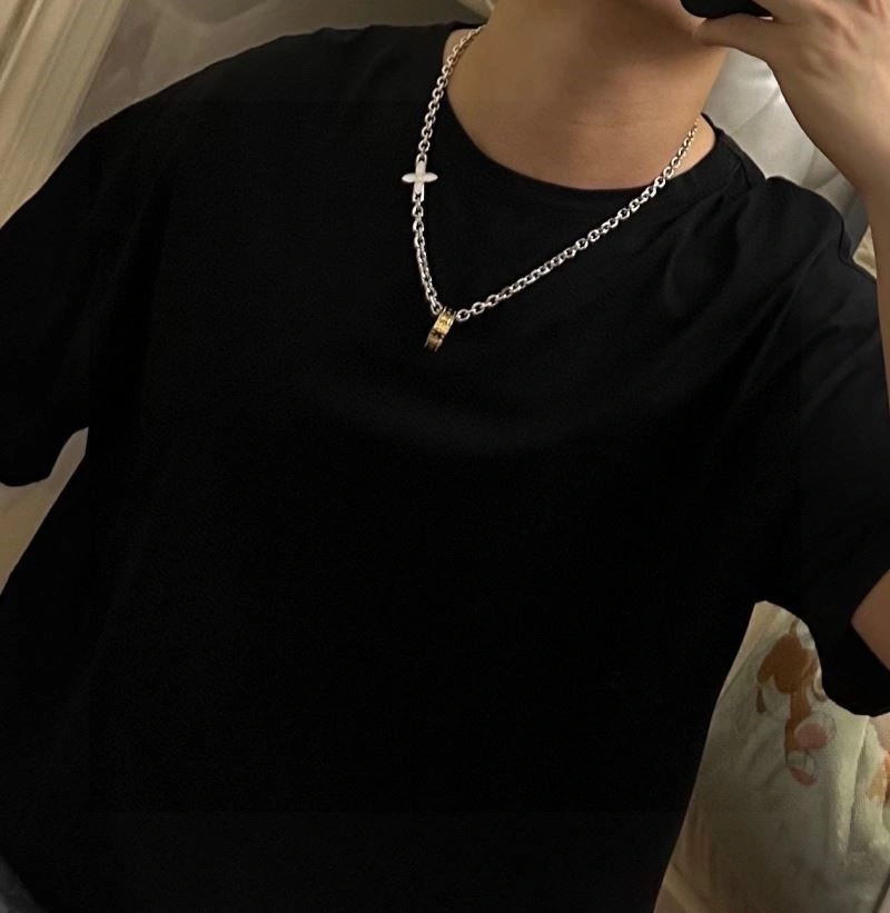 Official Louis Vuitton Necklaces
