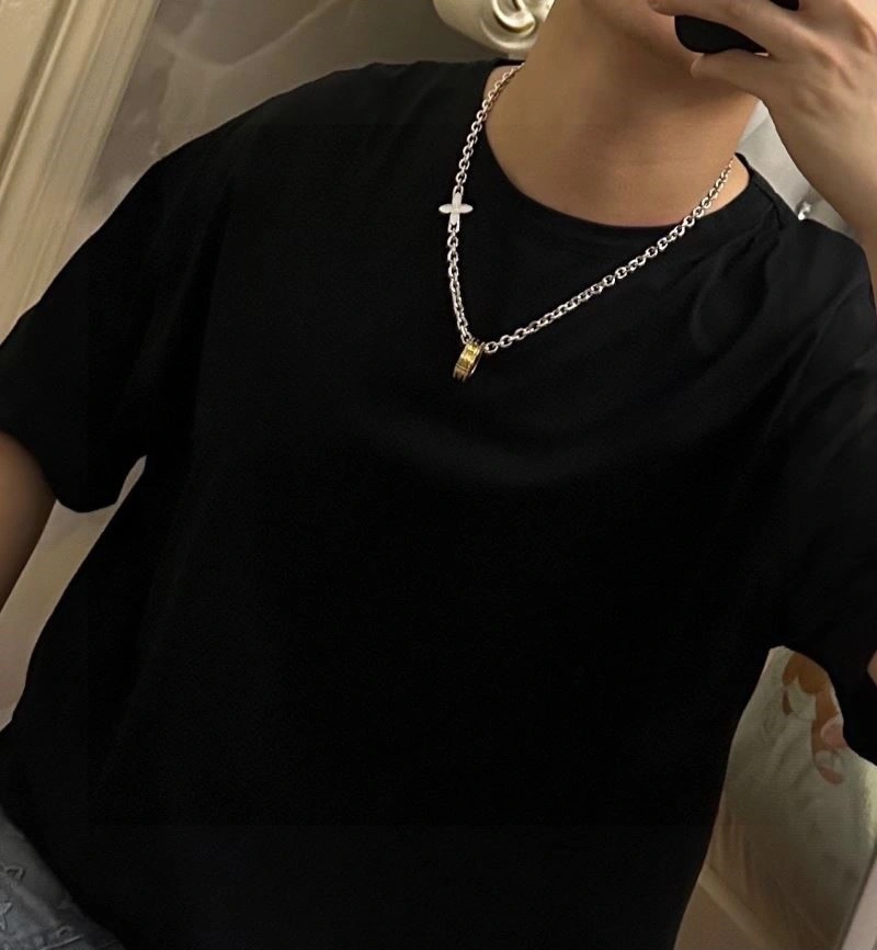 Official Louis Vuitton Necklaces