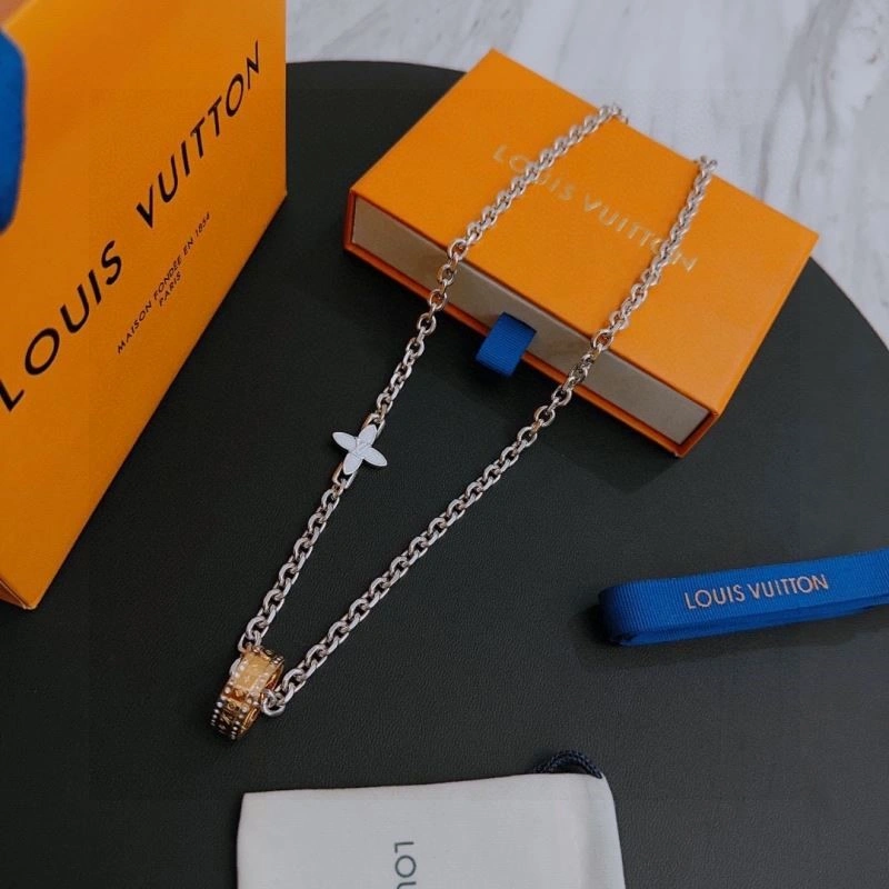 Official Louis Vuitton Necklaces