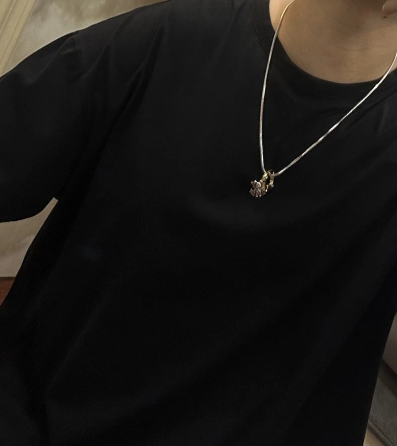 High accuracy Louis Vuitton Necklaces