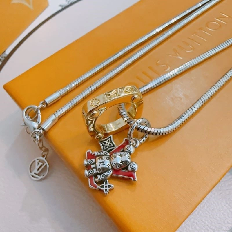 High accuracy Louis Vuitton Necklaces