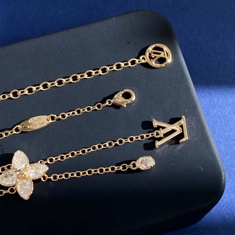 Factory-made Louis Vuitton Necklaces