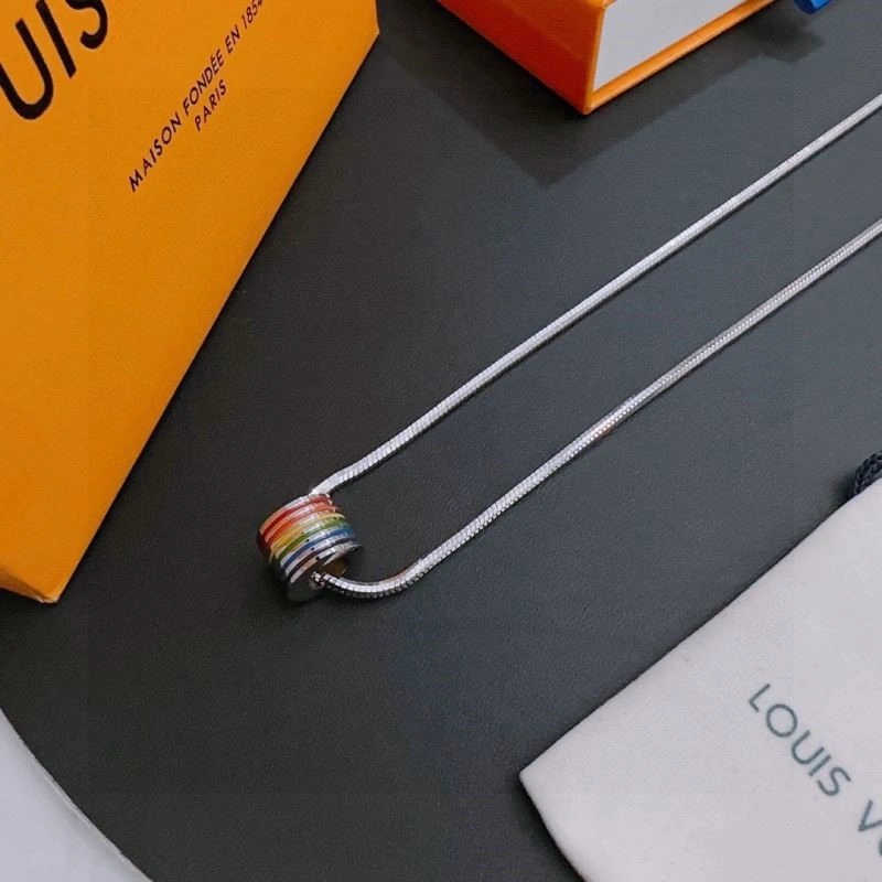 Bargain Louis Vuitton Necklaces