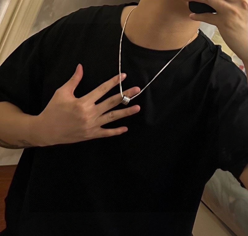 Bargain Louis Vuitton Necklaces