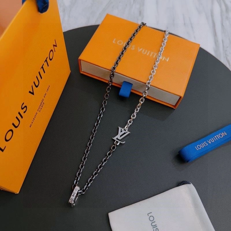 Cut-rate Louis Vuitton Necklaces