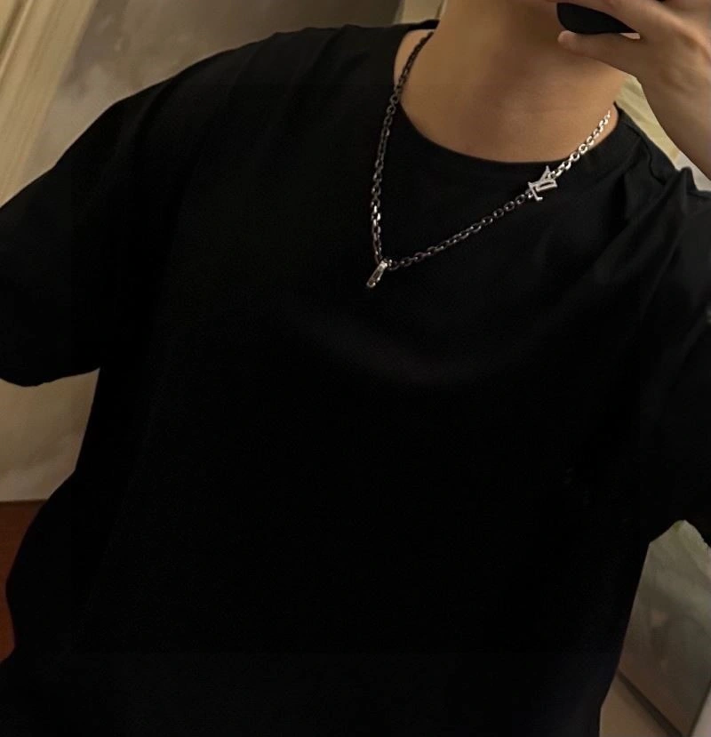 Cut-rate Louis Vuitton Necklaces