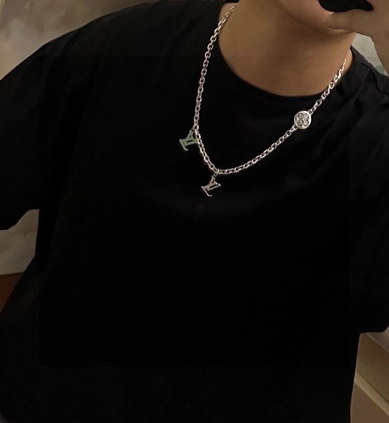 Mirror quality Louis Vuitton Necklaces