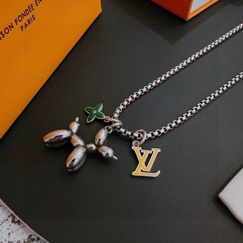 Top mirror Louis Vuitton Necklaces