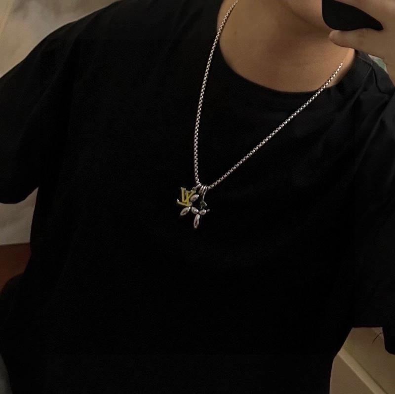 Top mirror Louis Vuitton Necklaces