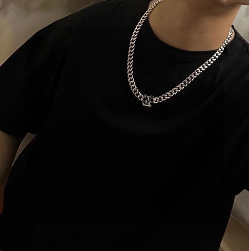 Indistinguishable Louis Vuitton Necklaces
