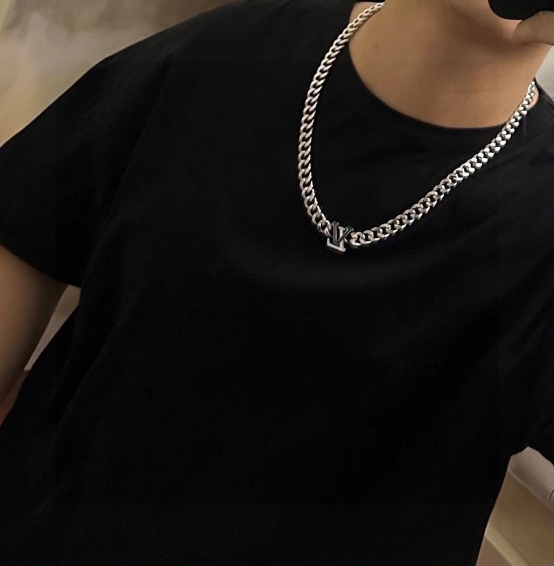 Indistinguishable Louis Vuitton Necklaces