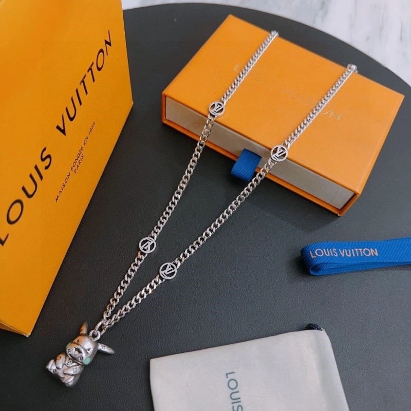 Discounted Louis Vuitton Necklaces