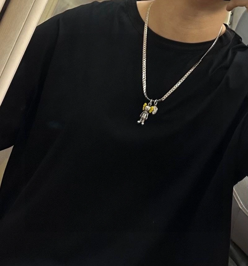 Indistinguishable Louis Vuitton Necklaces