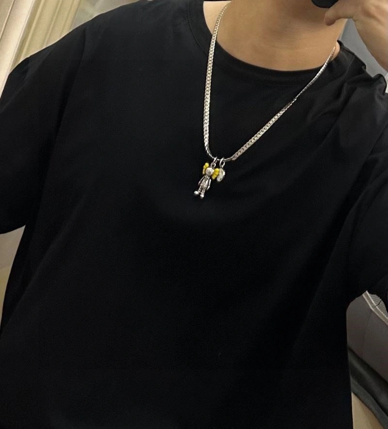 Indistinguishable Louis Vuitton Necklaces