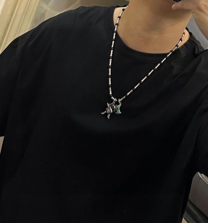 Cut-rate Louis Vuitton Necklaces
