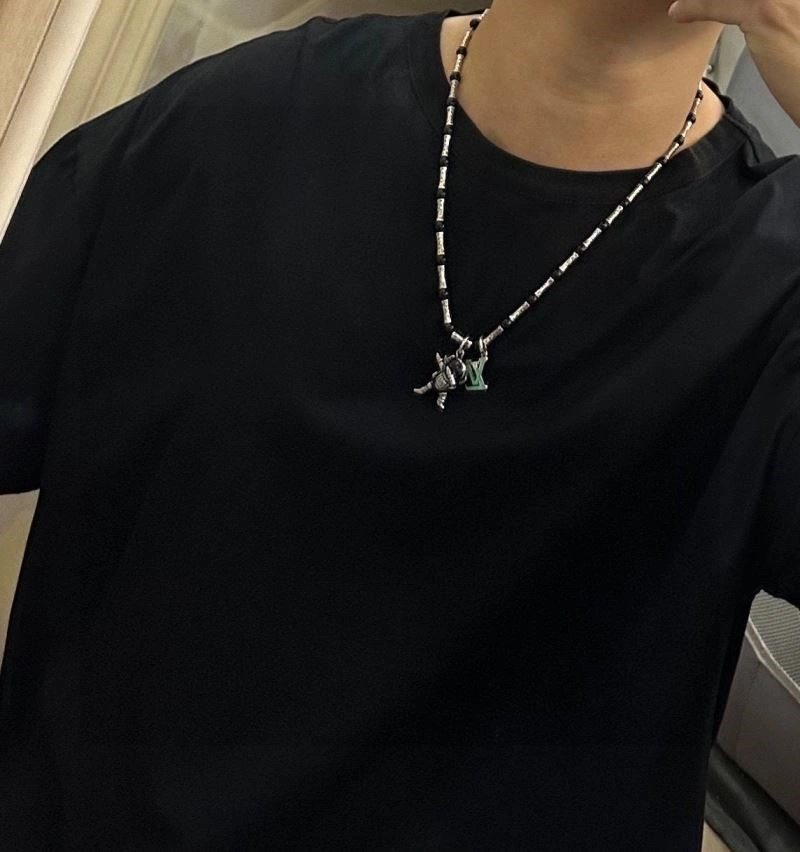 Cut-rate Louis Vuitton Necklaces