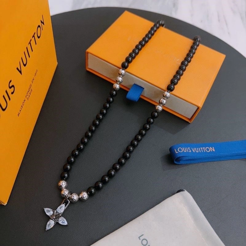 Top mirror Louis Vuitton Necklaces