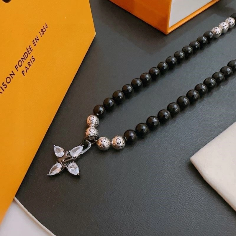 Top mirror Louis Vuitton Necklaces