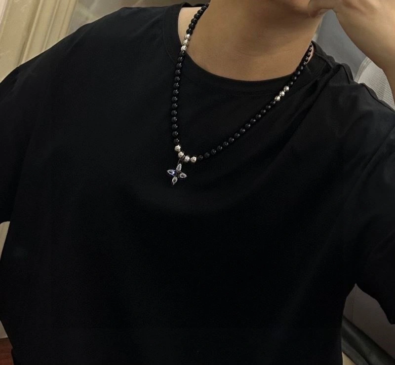 Top mirror Louis Vuitton Necklaces
