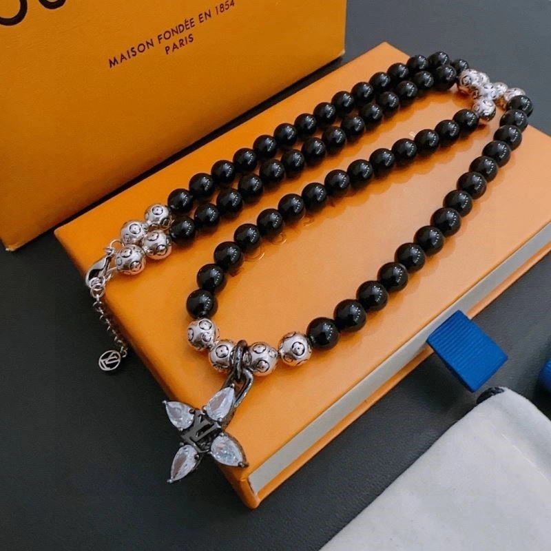 Top mirror Louis Vuitton Necklaces