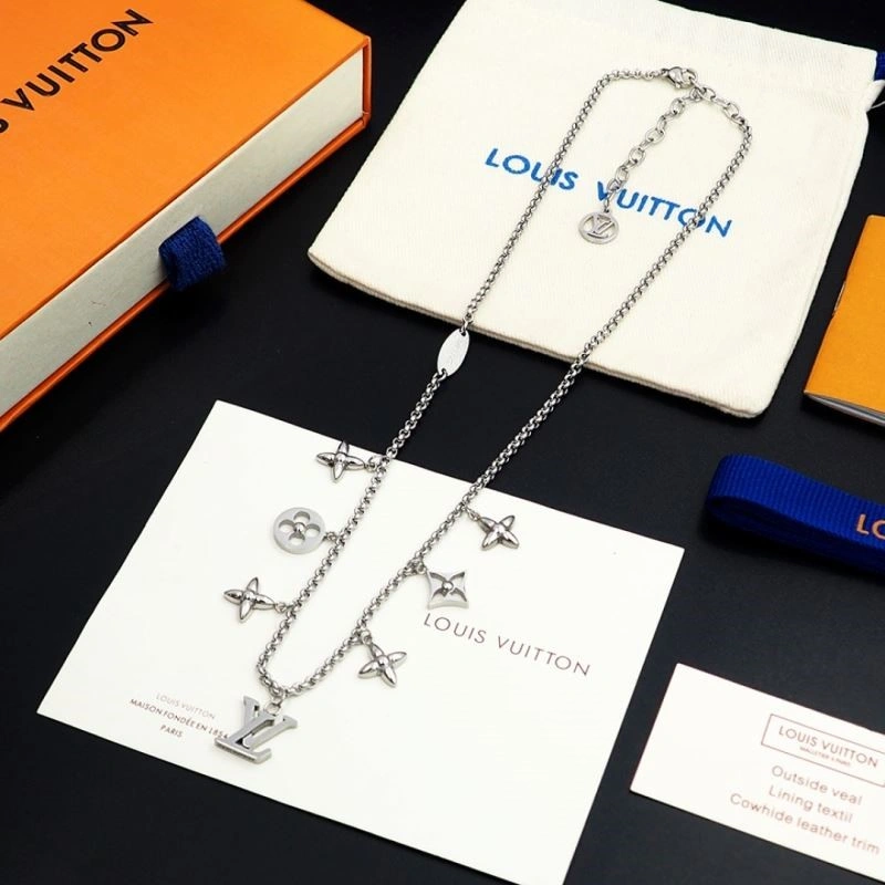 Bargain Louis Vuitton Necklaces
