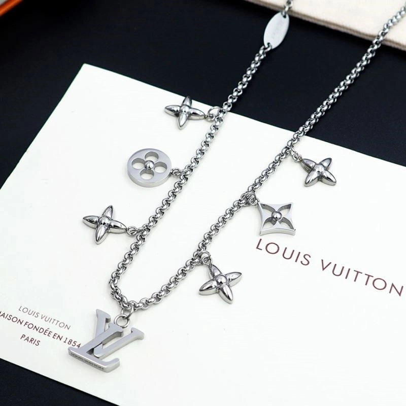 Bargain Louis Vuitton Necklaces
