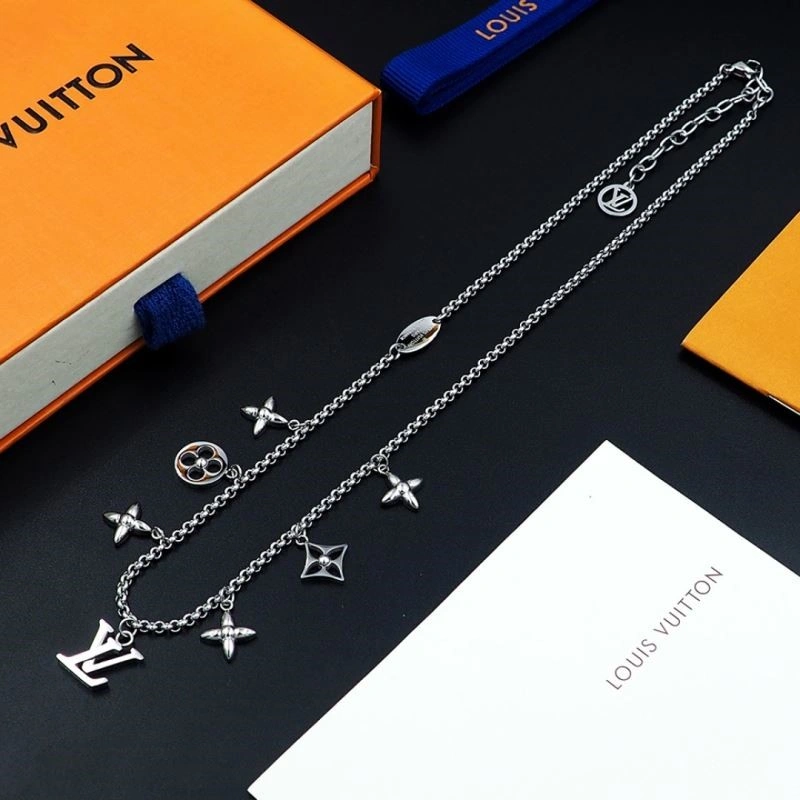 Bargain Louis Vuitton Necklaces