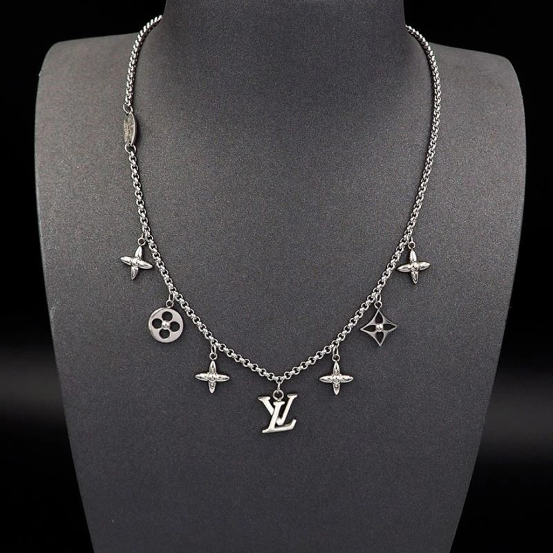 Bargain Louis Vuitton Necklaces