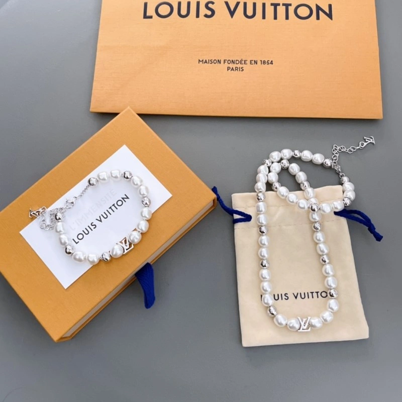 Louis Vuitton Necklaces