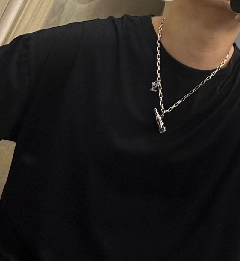 Value-priced Louis Vuitton Necklaces