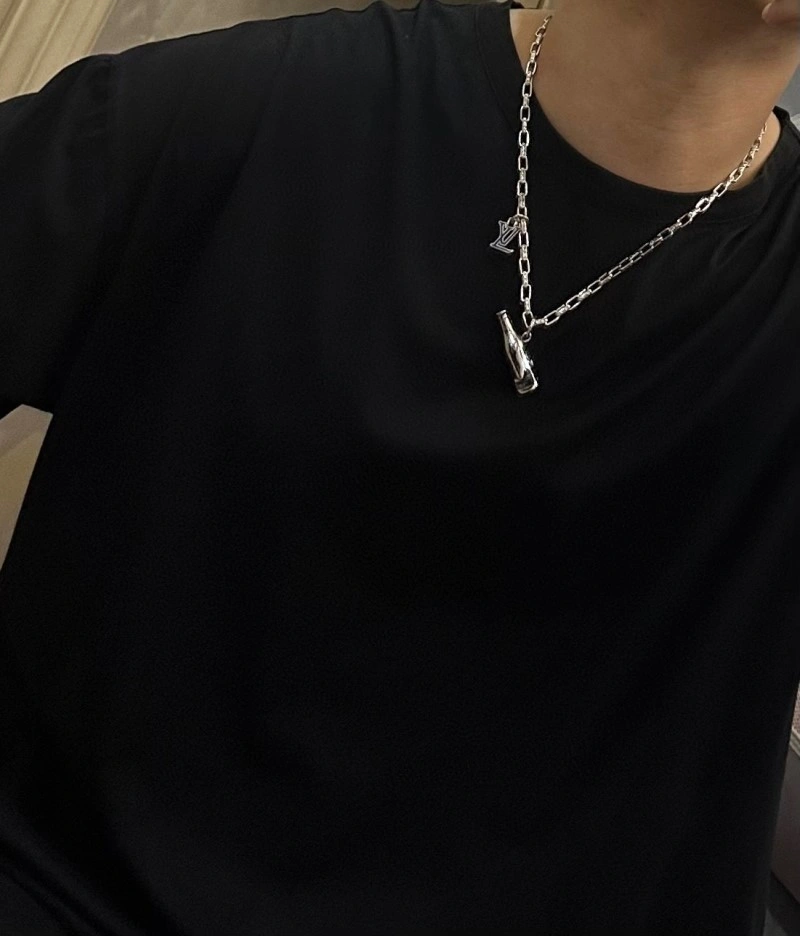 Value-priced Louis Vuitton Necklaces