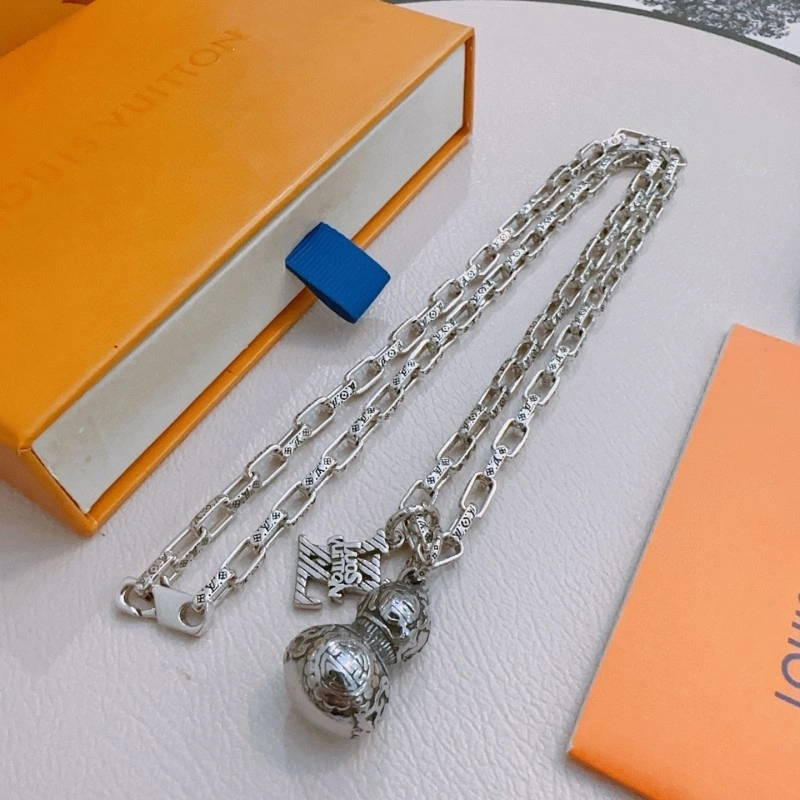 Discounted Louis Vuitton Necklaces