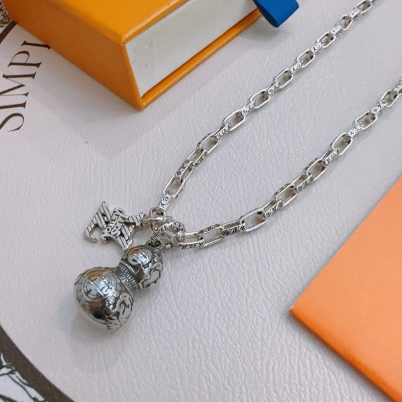 Discounted Louis Vuitton Necklaces