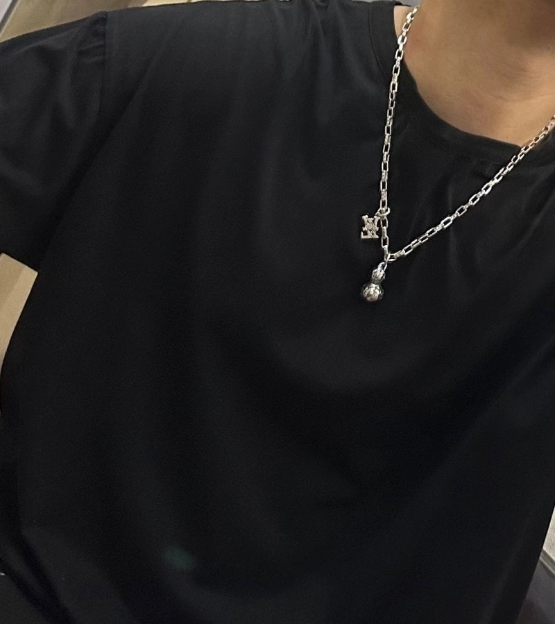 Discounted Louis Vuitton Necklaces