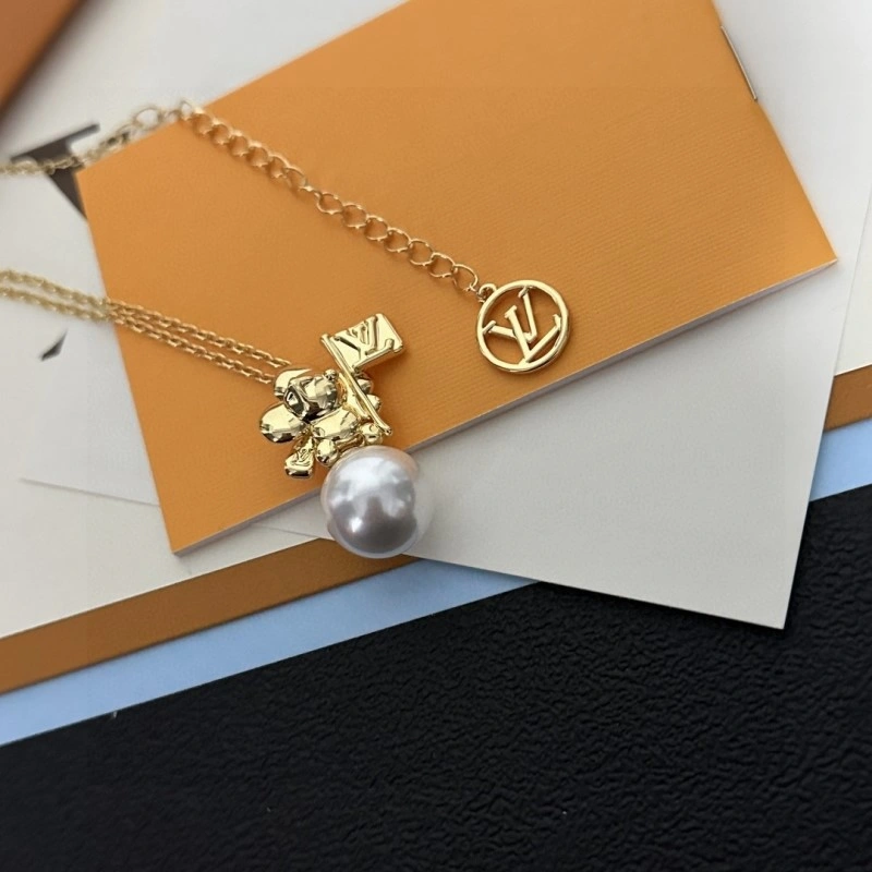 Discounted Louis Vuitton Necklaces