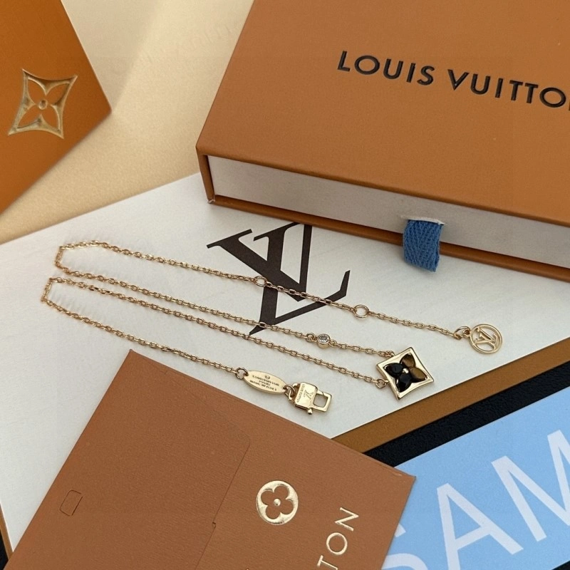 Discounted Louis Vuitton Necklaces