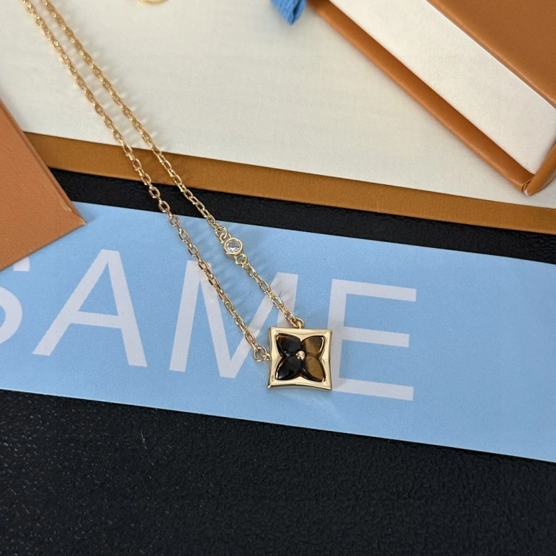 Discounted Louis Vuitton Necklaces
