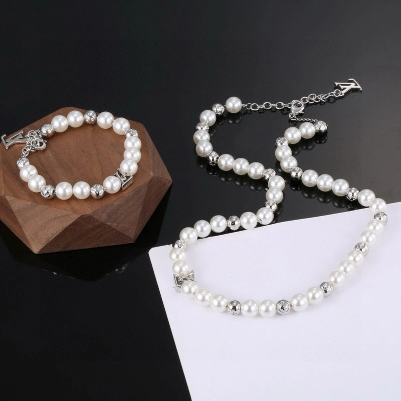Cut-rate Louis Vuitton Necklaces