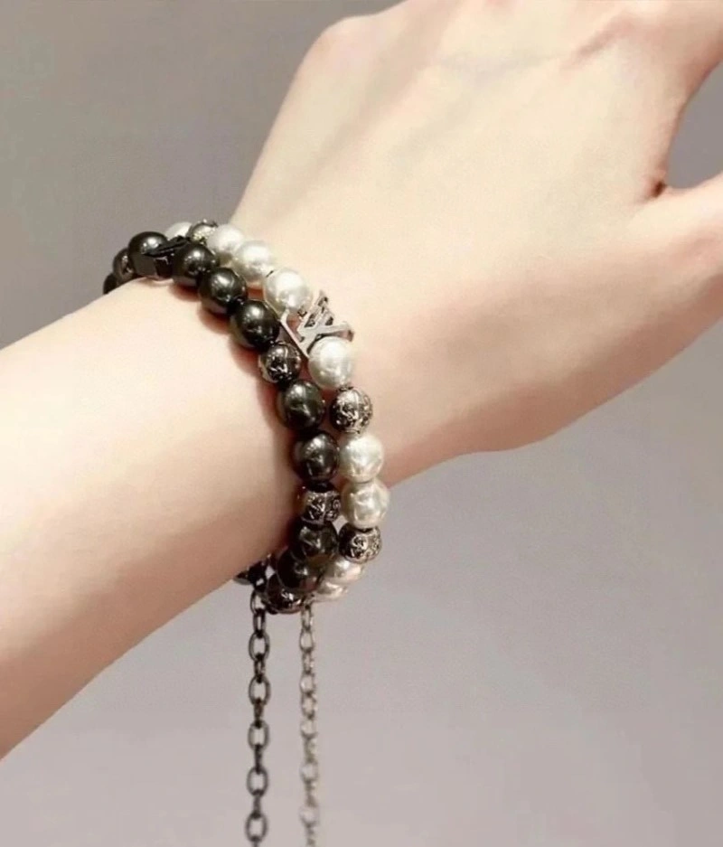 Cut-rate Louis Vuitton Necklaces