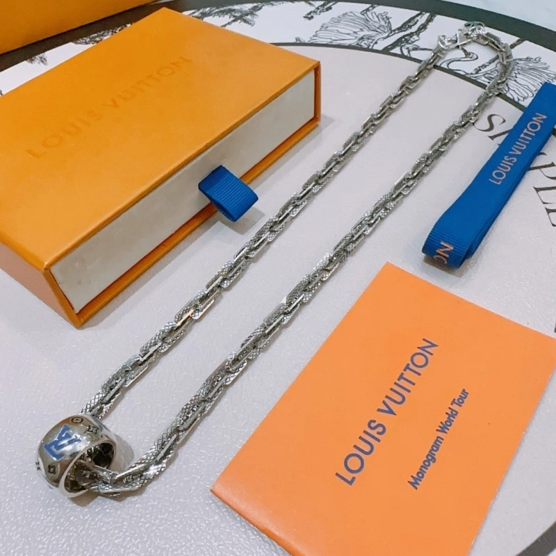 Top mirror Louis Vuitton Necklaces